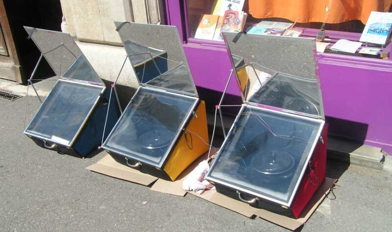 How to Make a Solar Oven: DIY Solar Oven Plans – Mother Earth News